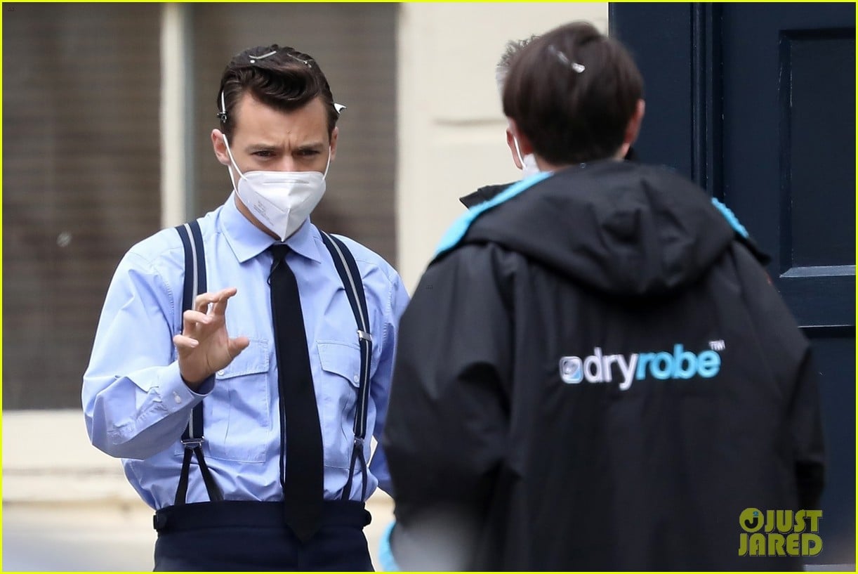 Harry Styles & Love Interest David Dawson Get Into Character on Set of ...