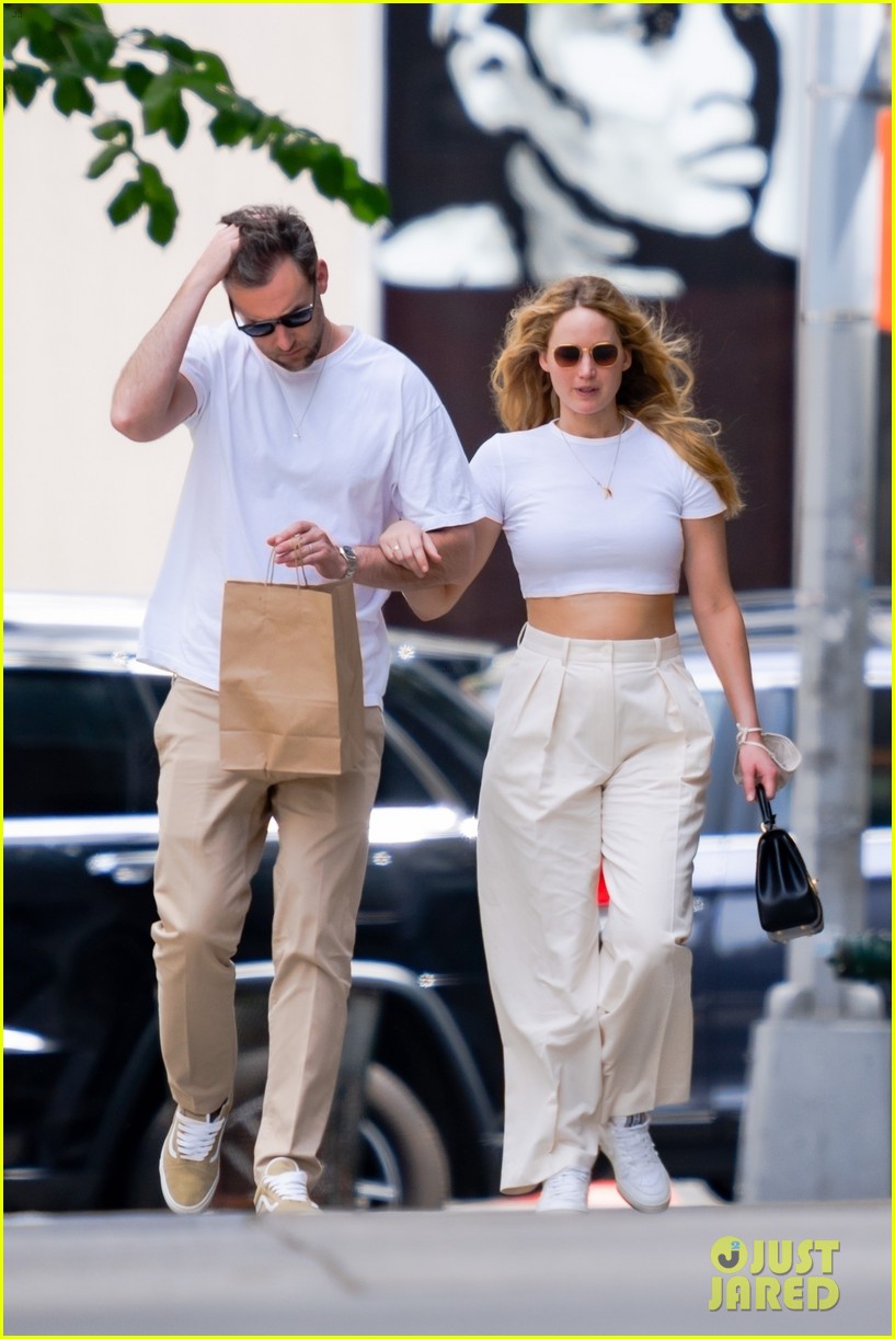 Jennifer Lawrence Bares Her Midriff During Weekend Outing with Husband ...