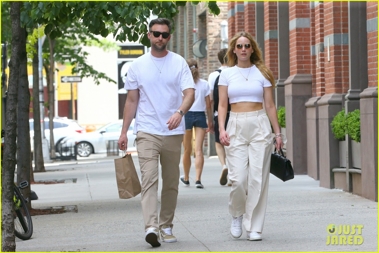 Jennifer Lawrence Bares Her Midriff During Weekend Outing with Husband ...