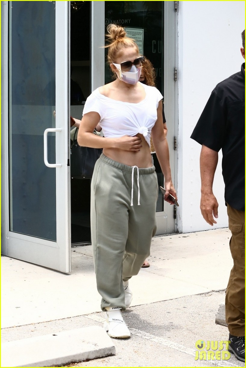 Jennifer Lopez Breaks a Sweat at the Gym After Vacation With Ben ...