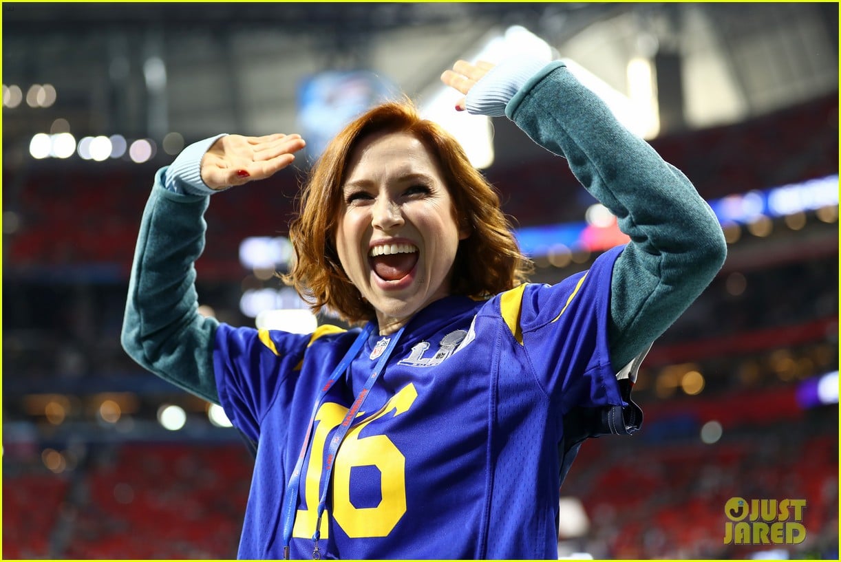 Ellie Kemper Is Trending After Fans Discovered She Was Queen of the ...