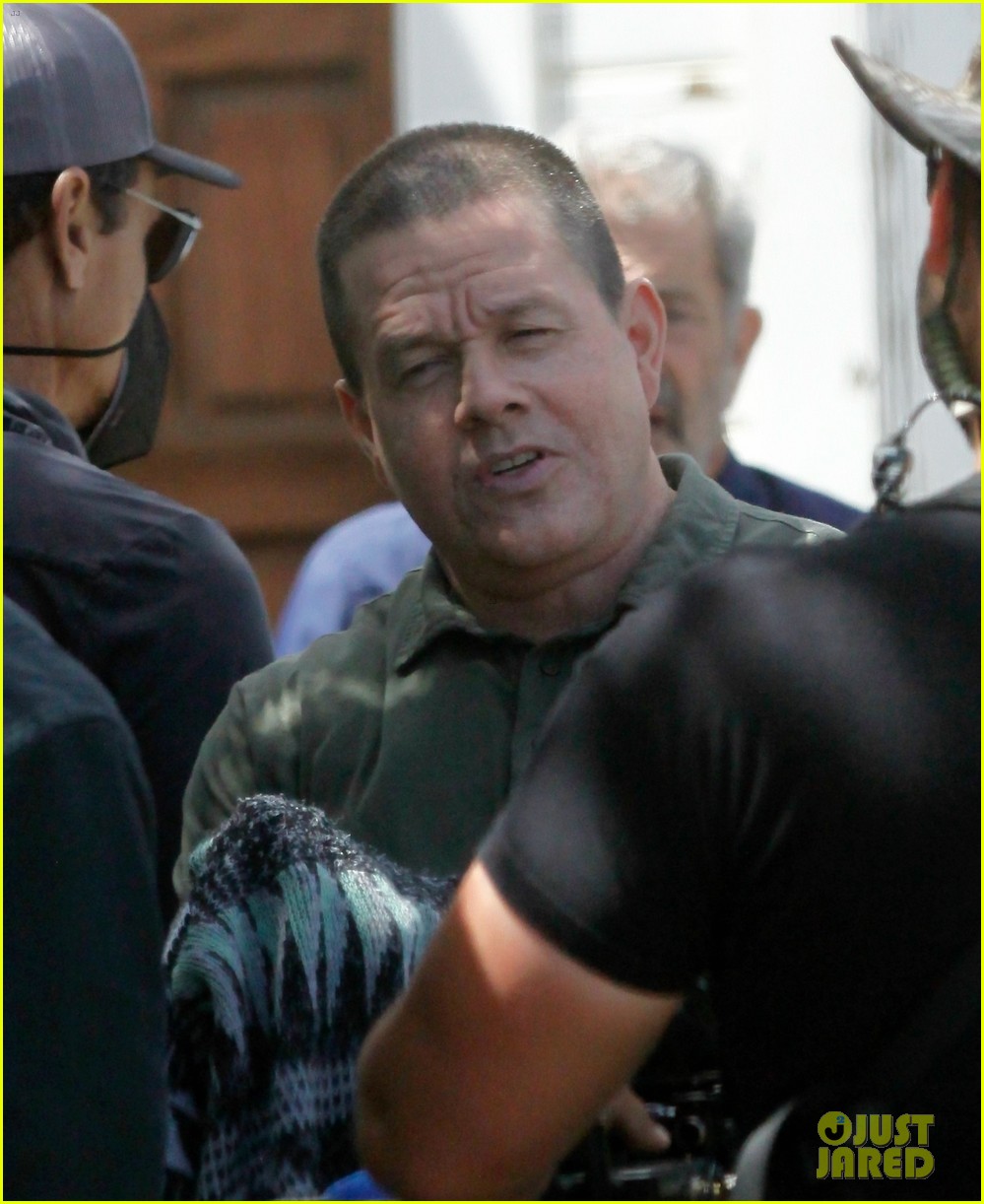 Mark Wahlberg Showcases His Weight Gain for 'Father Stu' Role While ...