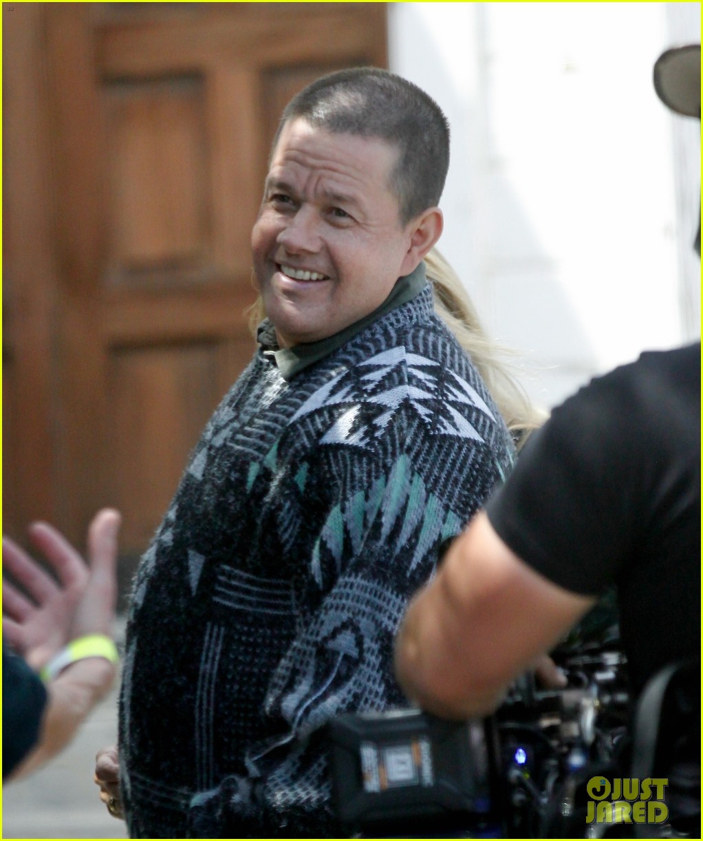 Mark Wahlberg Showcases His Weight Gain for 'Father Stu' Role While ...