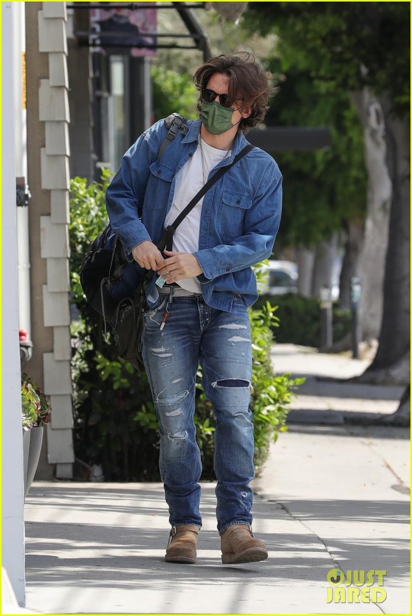 John Mayer Stays Safe in a Face Mask While Out for the Day in WeHo ...