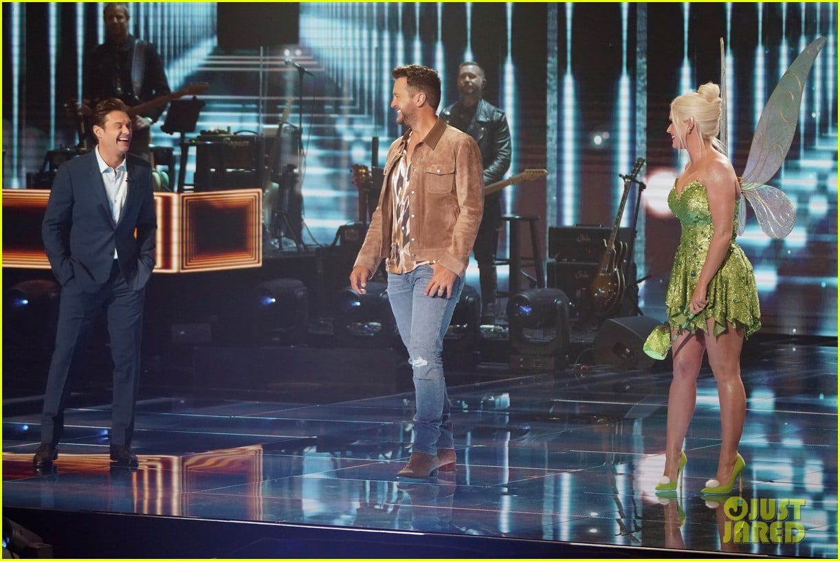Katy Perry Dresses as Tinker Bell for Disney Night on 'American Idol ...