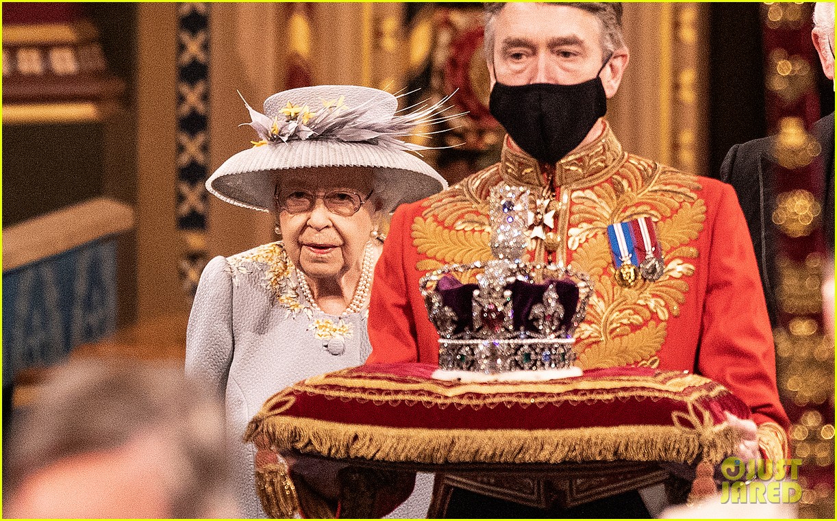 Queen Elizabeth Makes Her First Public Appearance Since Prince Philip's ...