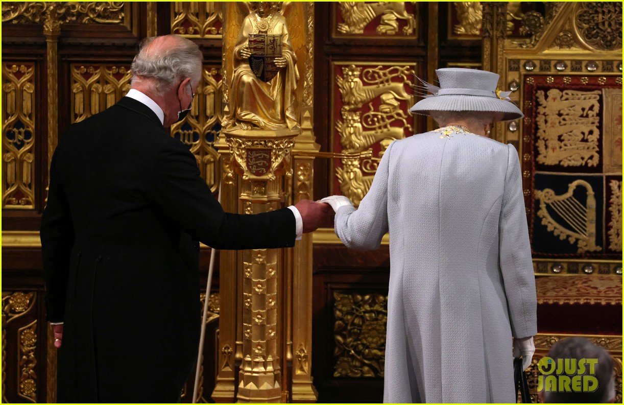 Queen Elizabeth Makes Her First Public Appearance Since Prince Philip's ...