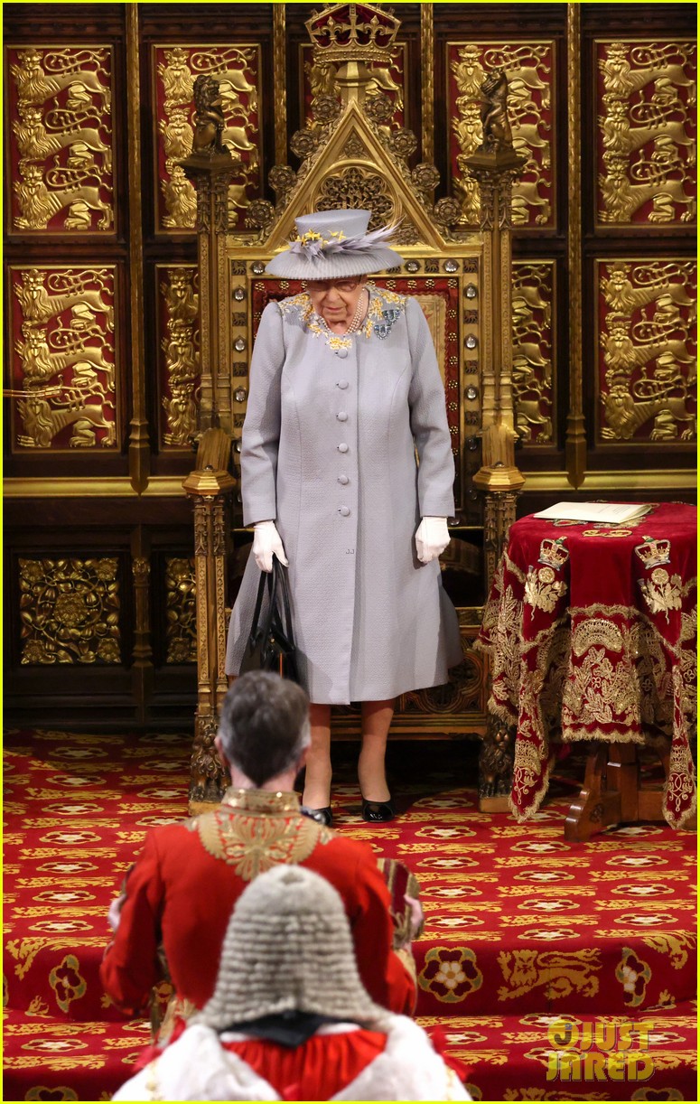 Queen Elizabeth Makes Her First Public Appearance Since Prince Philip's ...