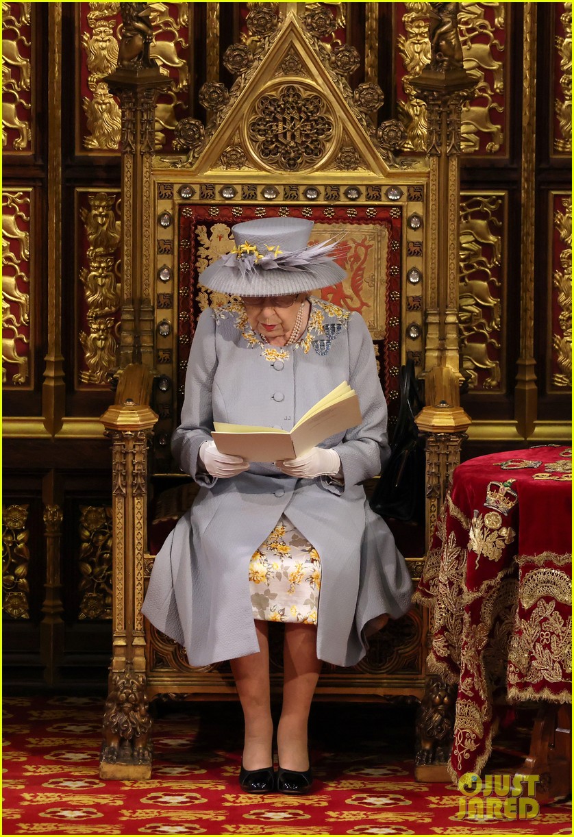 Queen Elizabeth Makes Her First Public Appearance Since Prince Philip's ...