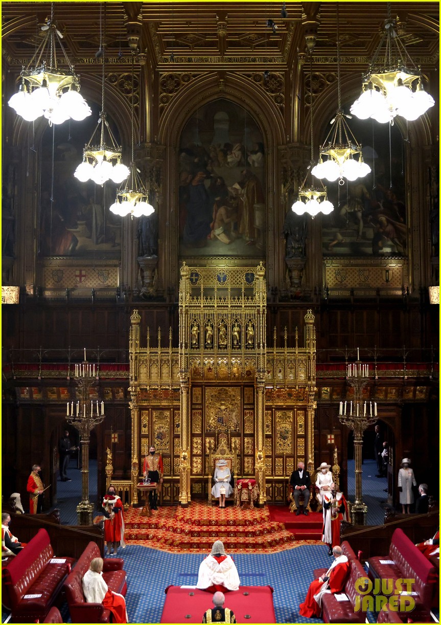 Queen Elizabeth Makes Her First Public Appearance Since Prince Philip's ...