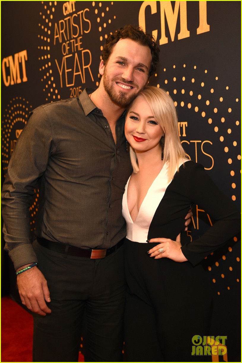 The Voice's RaeLynn Is Pregnant, Expecting First Child With Husband ...