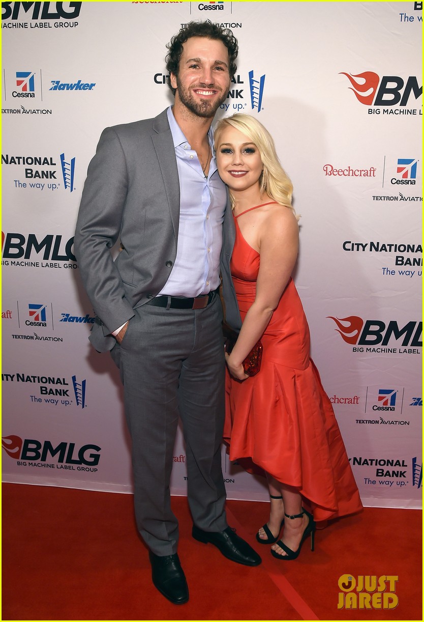 The Voice's RaeLynn Is Pregnant, Expecting First Child With Husband ...