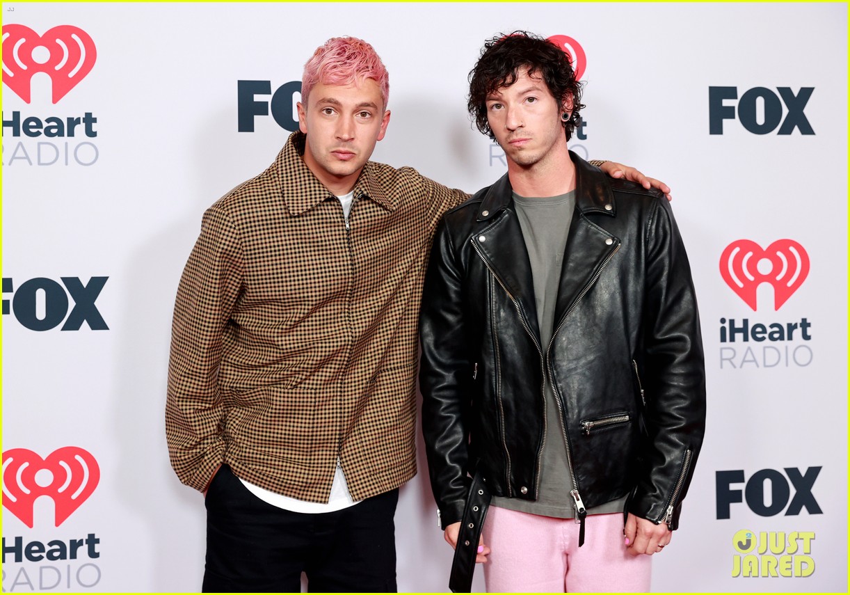 Twenty One Pilots' Josh Dun Walks First Red Carpet with Wife Debby Ryan ...