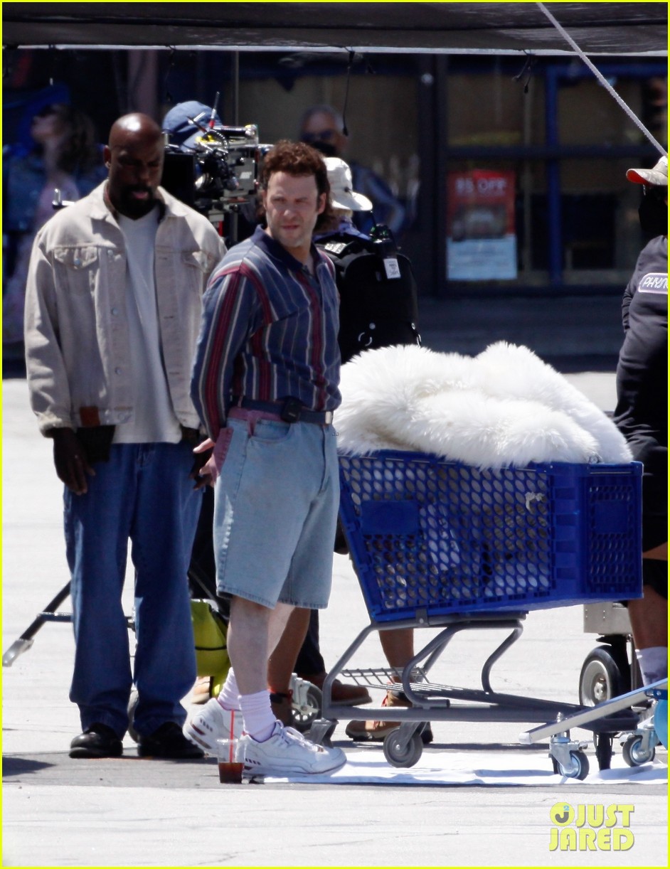 Seth Rogen Rocks a Mullet on the Set of 'Pam & Tommy': Photo 4552491 ...