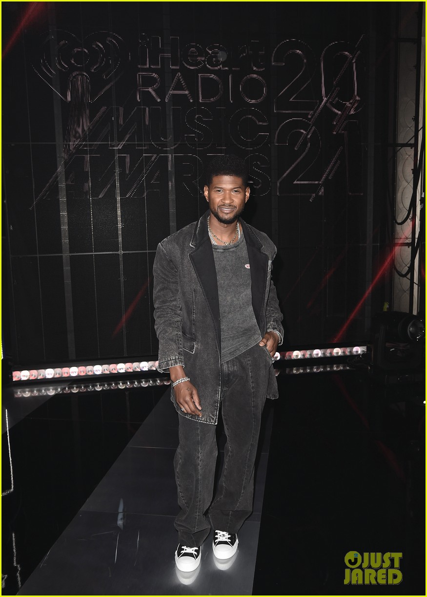 Usher & Girlfriend Jenn Goicoechea Announce They're Expecting Their ...