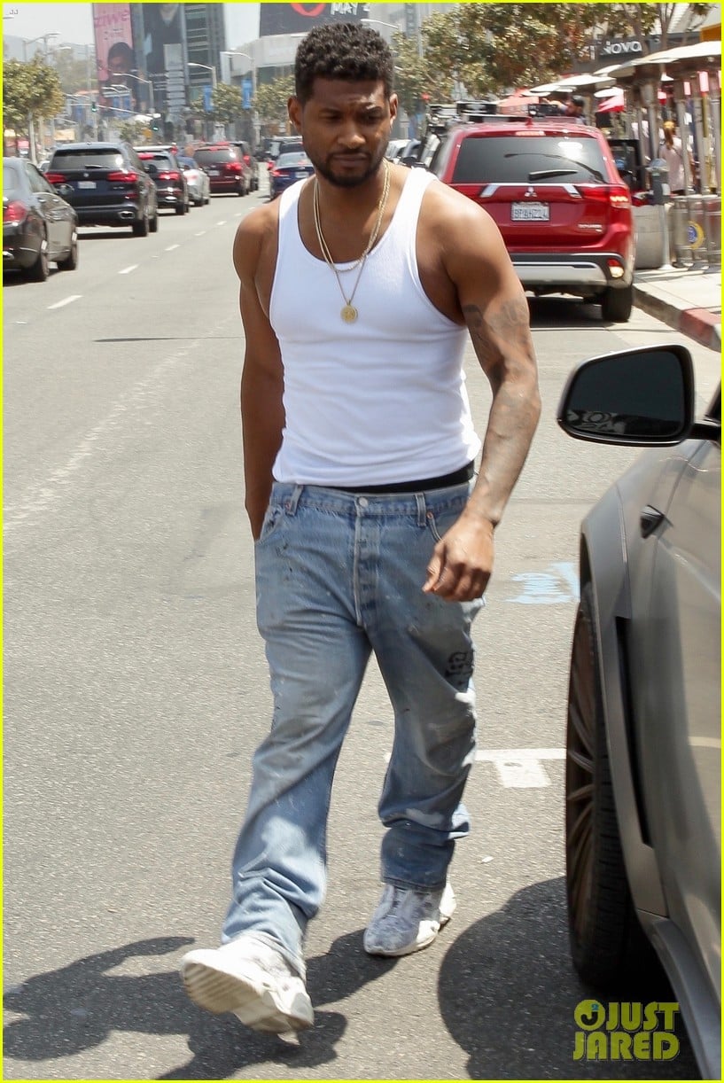 Usher Shows Off His Muscles in Tank Shirt While Shopping in WeHo: Photo ...