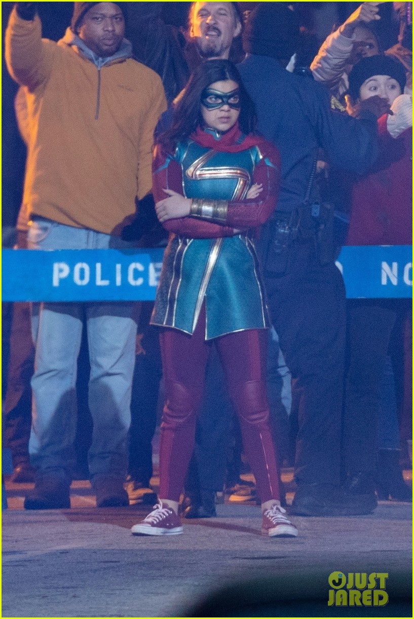Iman Vellani Spotted in Official 'Ms. Marvel' Costume in New Set Photos!: Photo 4550574 | Photos ...