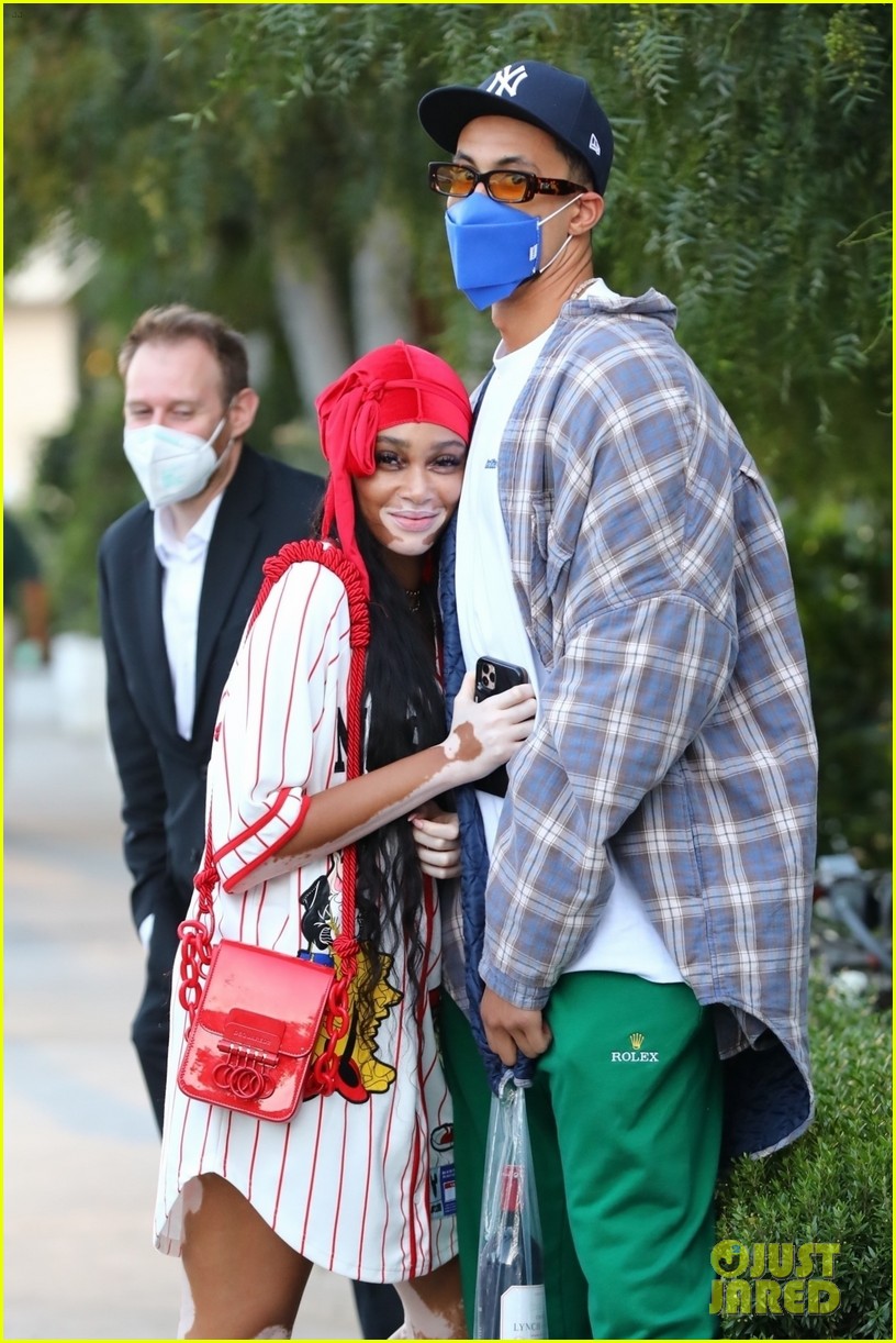 Photo: winnie harlow kyle kuzma cute pda 02 | Photo 4562069 | Just Jared