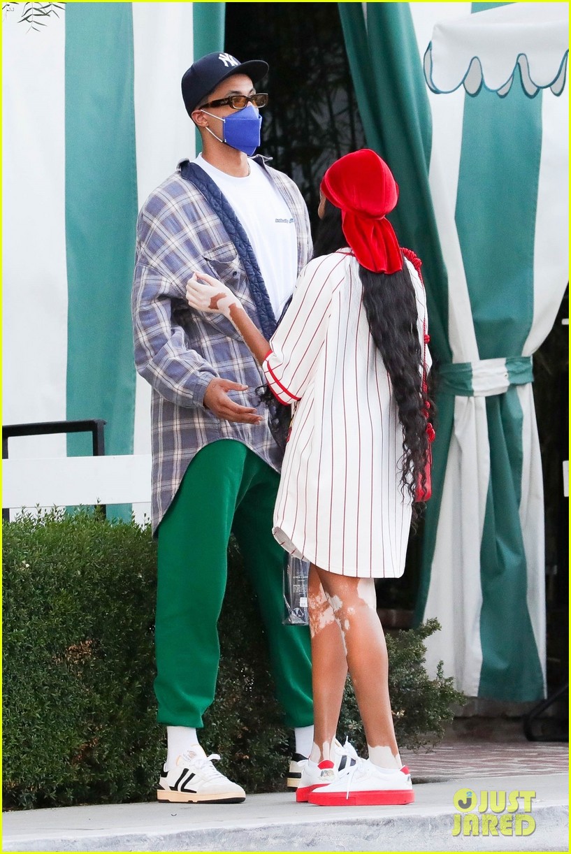 Winnie Harlow Cozies Up to Boyfriend Kyle Kuzma During Friday Lunch ...