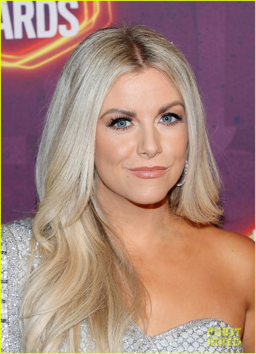 Carly Pearce Brings Her Dog June To CMT Awards 2021!: Photo 4566896 ...