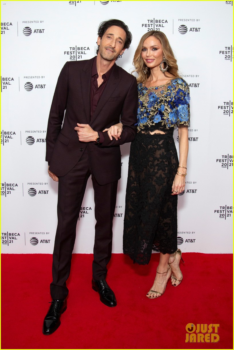 Adrien Brody & Girlfriend Georgina Chapman Make Red Carpet Debut at ...