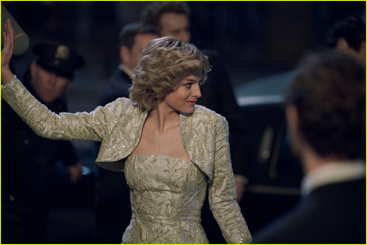 Emma Corrin Reveals the Unusual Way She Was Cast in 'The Crown' as ...