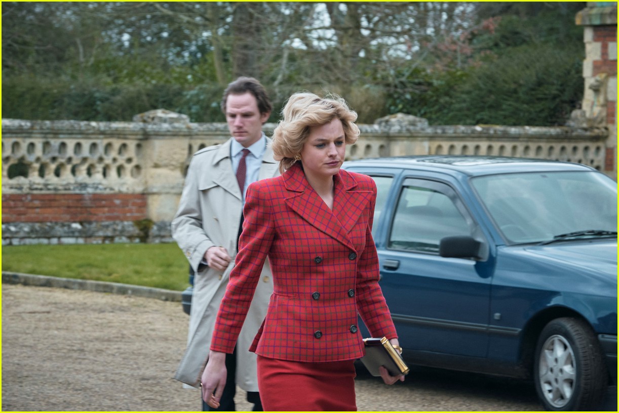 Emma Corrin Reveals the Unusual Way She Was Cast in 'The Crown' as ...