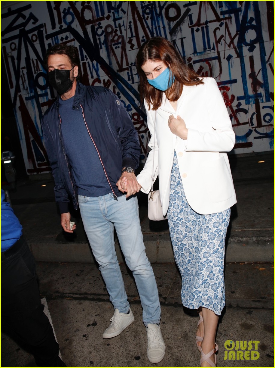 Alexandra Daddario Spotted with New Boyfriend Andrew Form for First ...