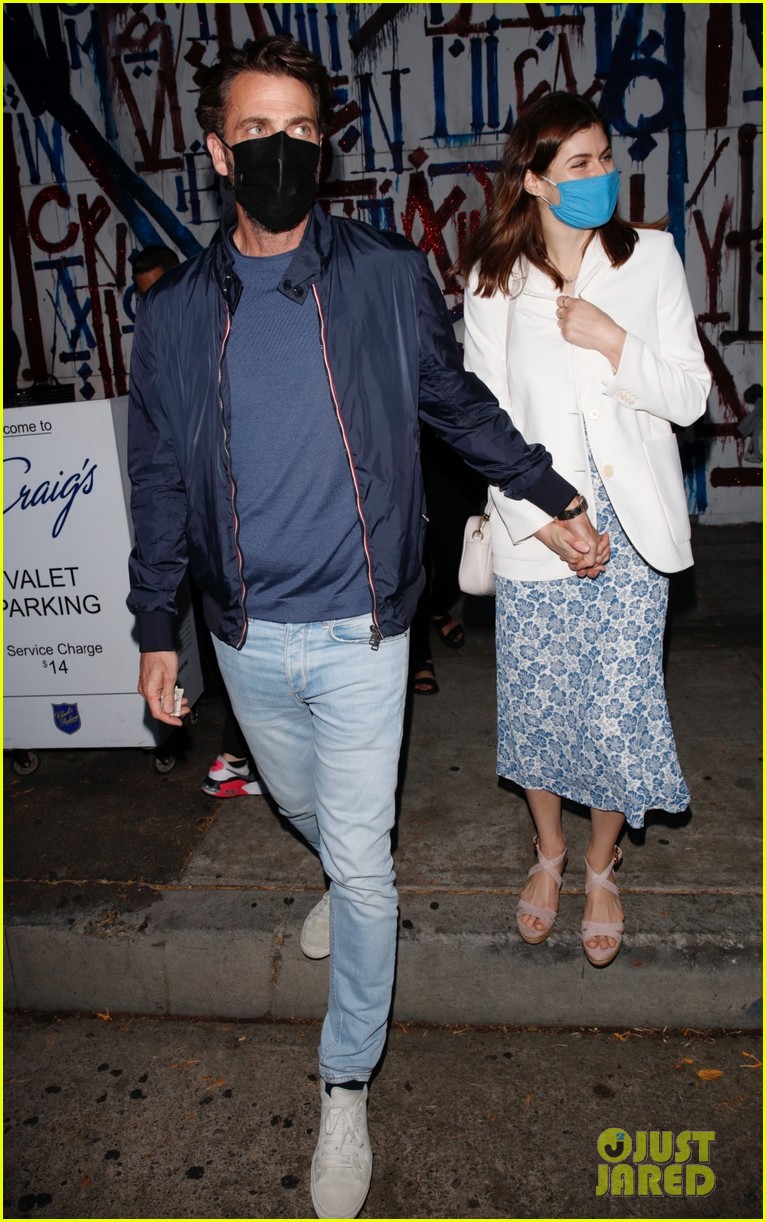 Alexandra Daddario Spotted with New Boyfriend Andrew Form for First ...