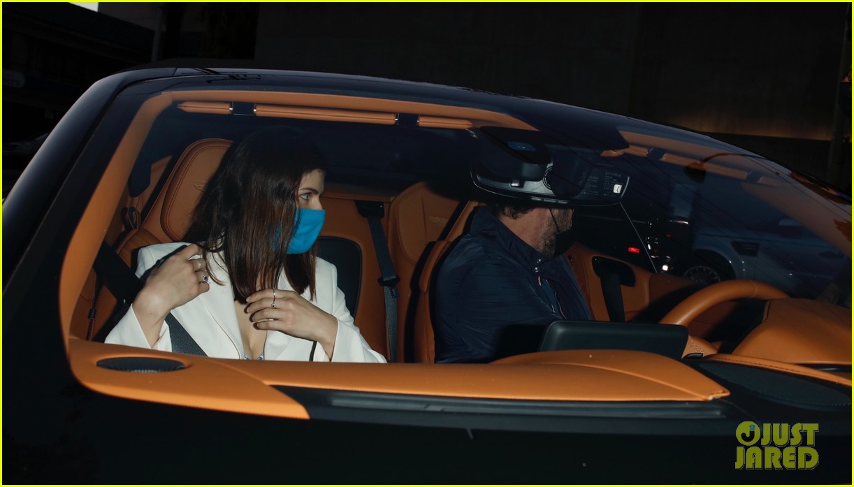 Alexandra Daddario Spotted with New Boyfriend Andrew Form for First ...