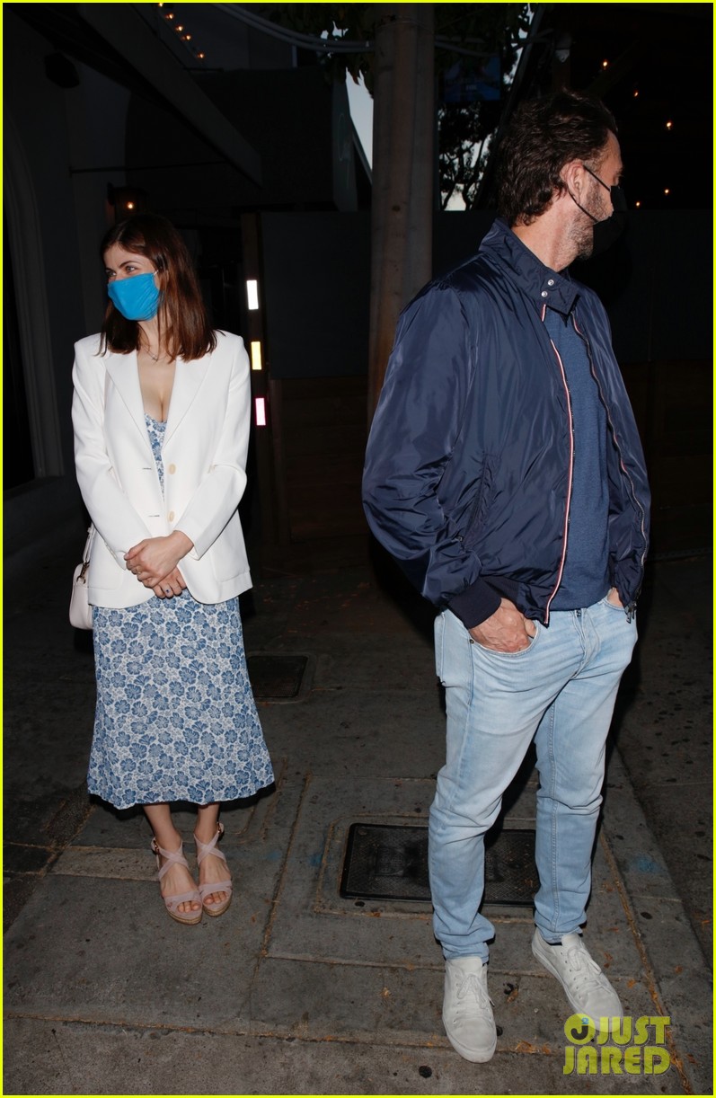 Alexandra Daddario Spotted with New Boyfriend Andrew Form for First ...