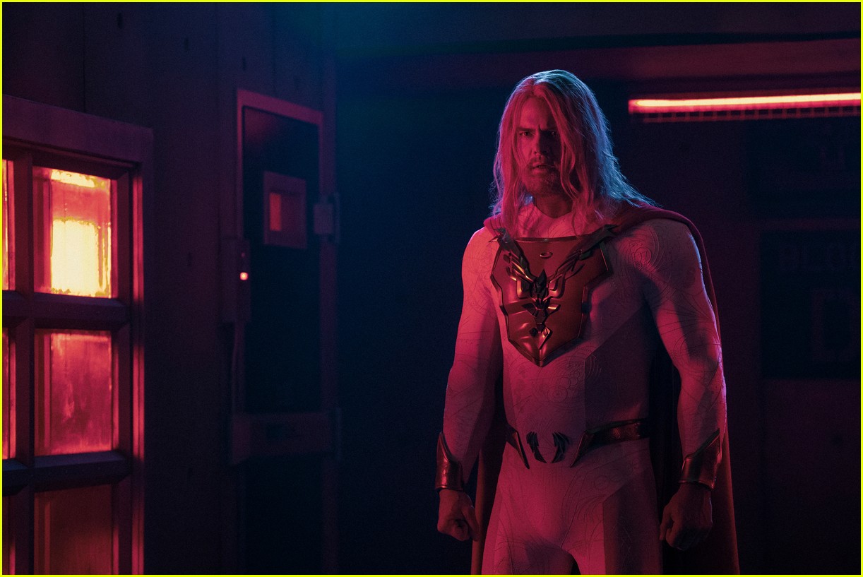 'Jupiter's Legacy' Star Josh Duhamel Shares Hot Shirtless Selfie After ...