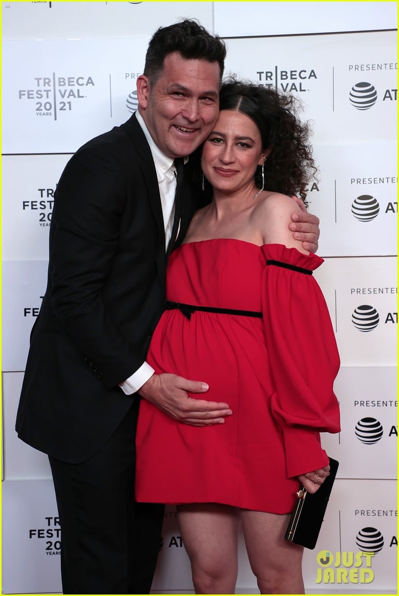 Ilana Glazer's Husband David Rooklin Cradles Her Baby Bump at 'False ...
