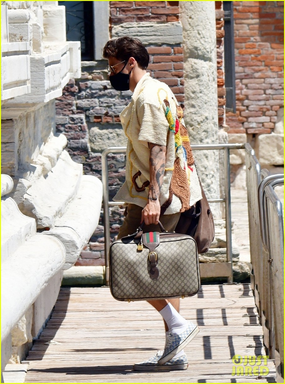 Harry Styles Relaxes on a Water Taxi as He Arrives in Venice : Photo ...