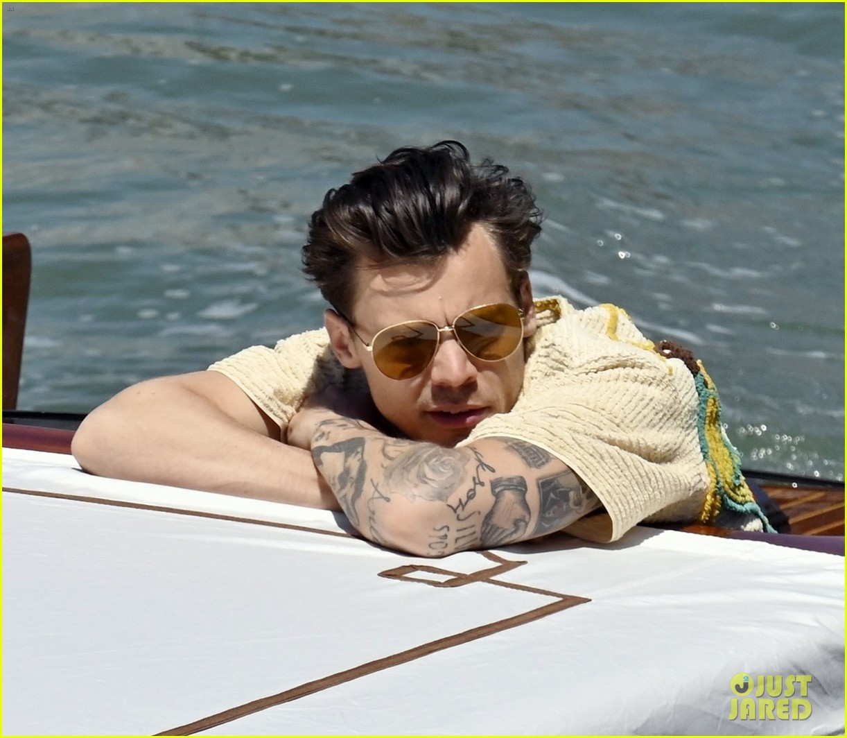 Harry Styles Relaxes on a Water Taxi as He Arrives in Venice : Photo ...