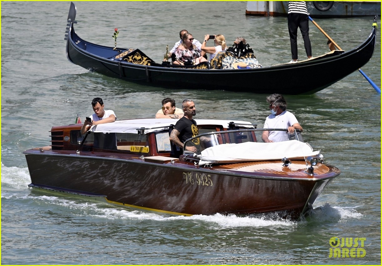 Harry Styles Relaxes on a Water Taxi as He Arrives in Venice : Photo ...