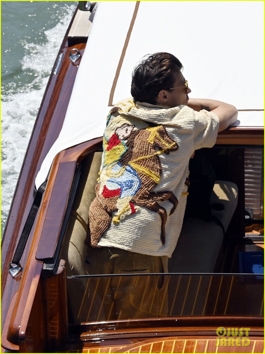 Harry Styles Relaxes on a Water Taxi as He Arrives in Venice : Photo ...