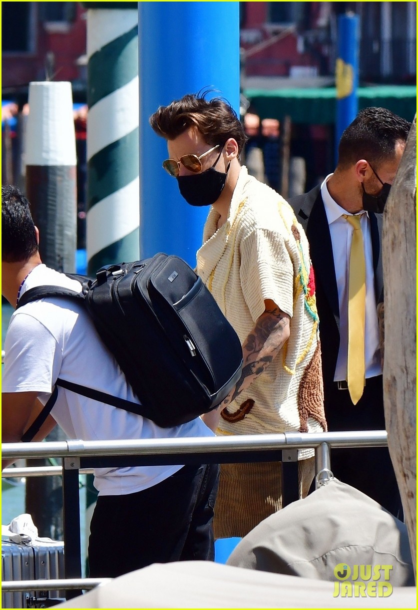 Harry Styles Relaxes on a Water Taxi as He Arrives in Venice : Photo ...