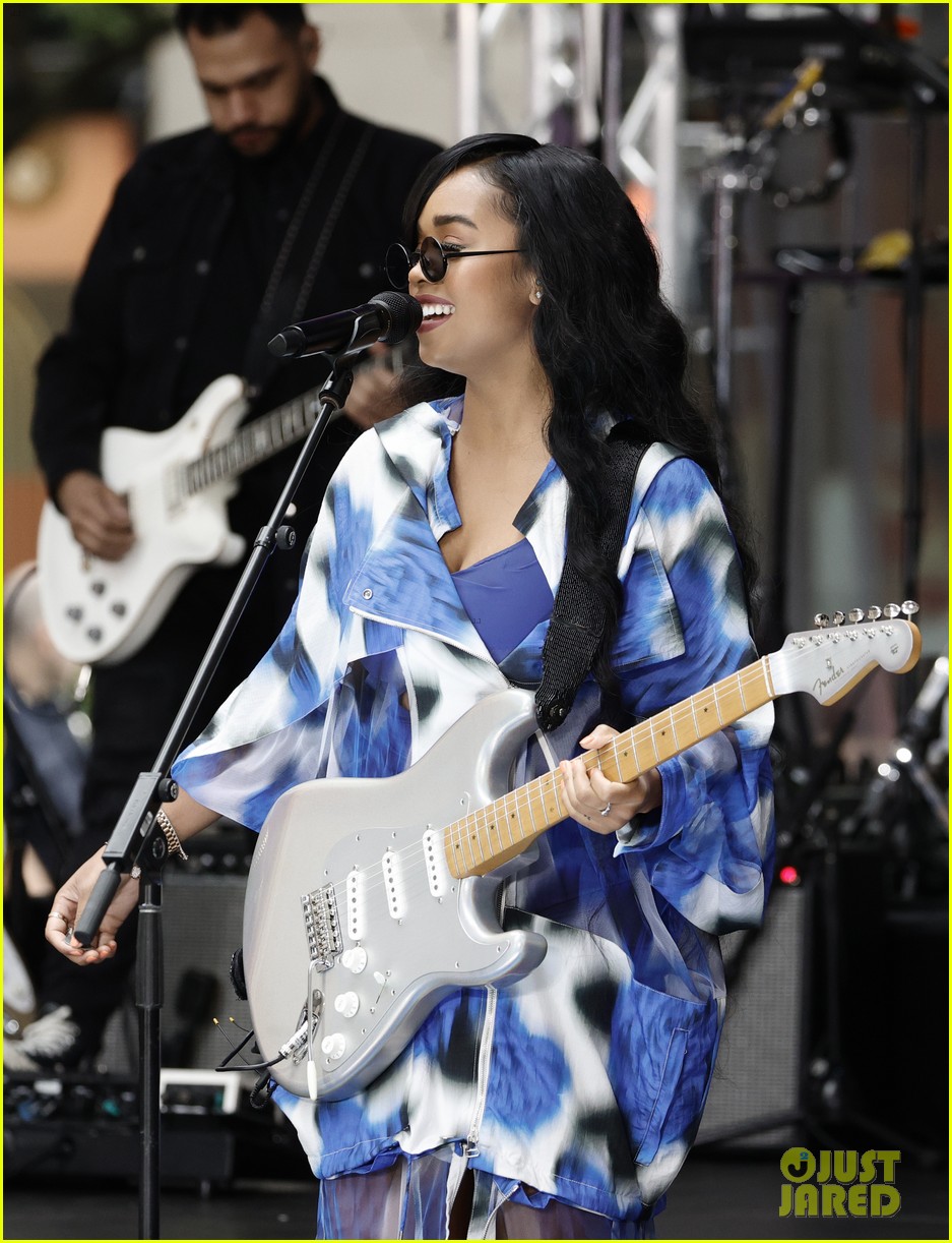 H.E.R. Was So Excited To Play In Front of an Audience on 'GMA': Photo ...