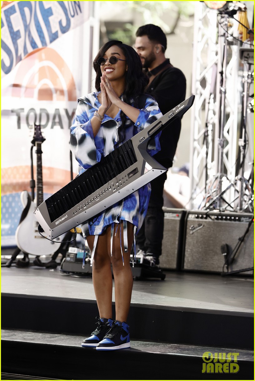 H.E.R. Was So Excited To Play In Front of an Audience on 'GMA': Photo ...