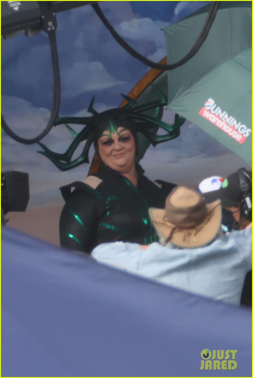 Photo: matt damon as fake loki thor set 054 | Photo 4565512 | Just ...