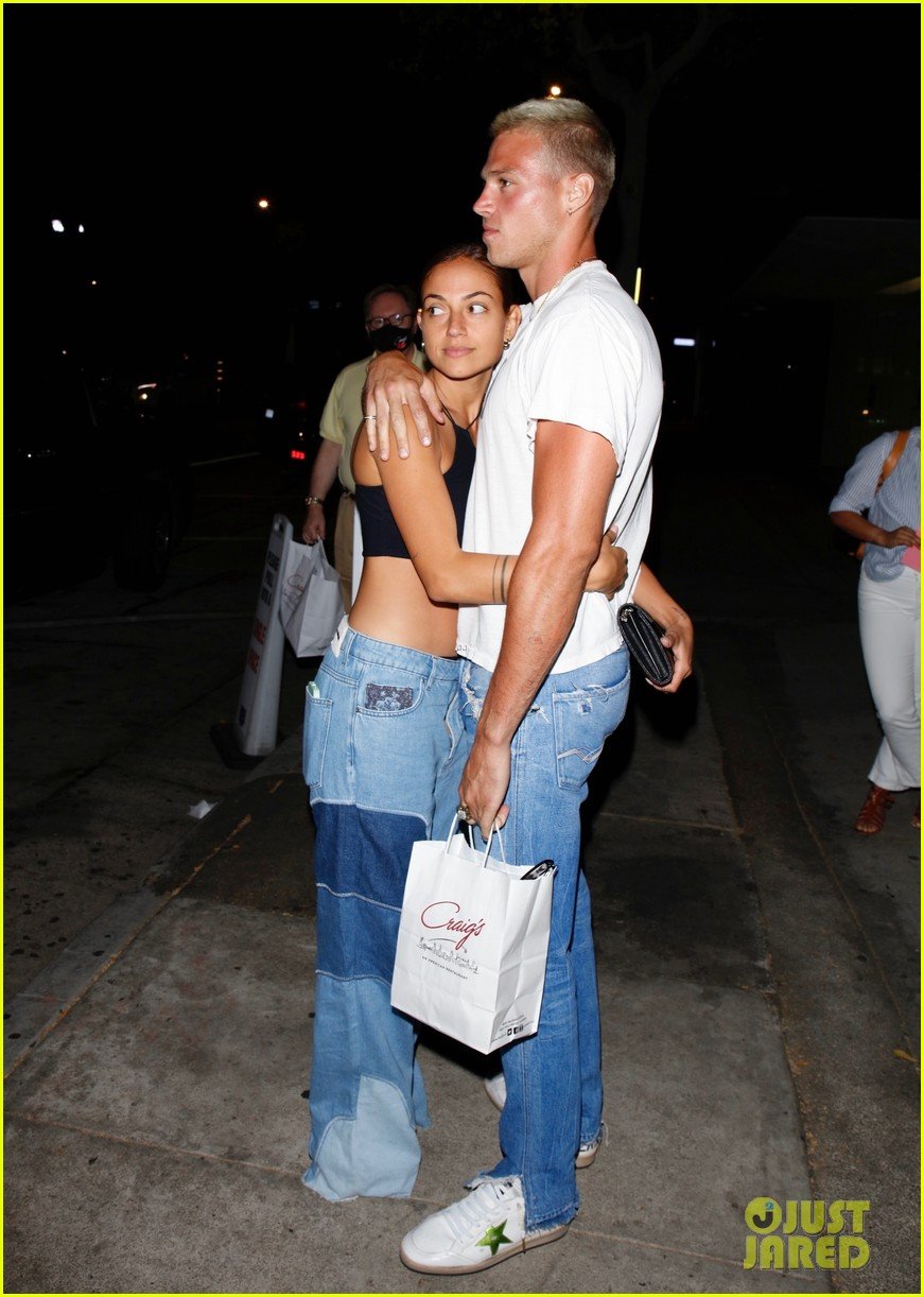Inanna Sarkis Cuddles Up with Boyfriend Matthew Noszka After Dinner in ...