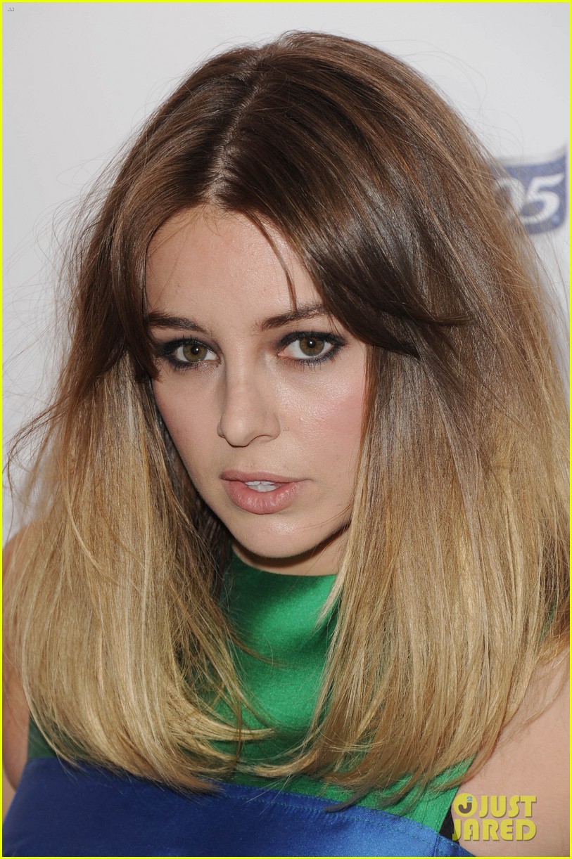 Jason Sudeikis & Keeley Hazell Are Dating!: Photo 4578161 | Jason ...