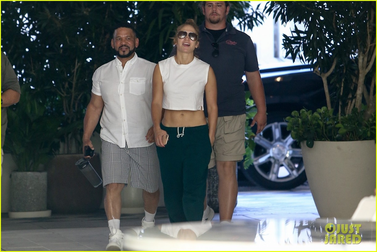 Jennifer Lopez Bares Abs While Out To Lunch With Manager Benny Medina ...