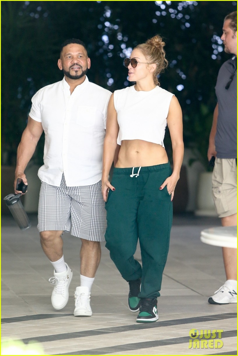 Jennifer Lopez Bares Abs While Out To Lunch With Manager Benny Medina ...