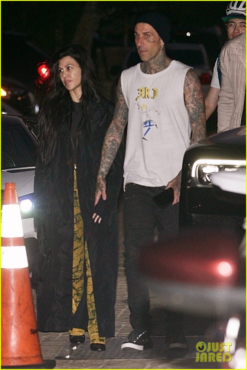 Kourtney Kardashian & Travis Barker Hold Hands on Date Night in Malibu ...