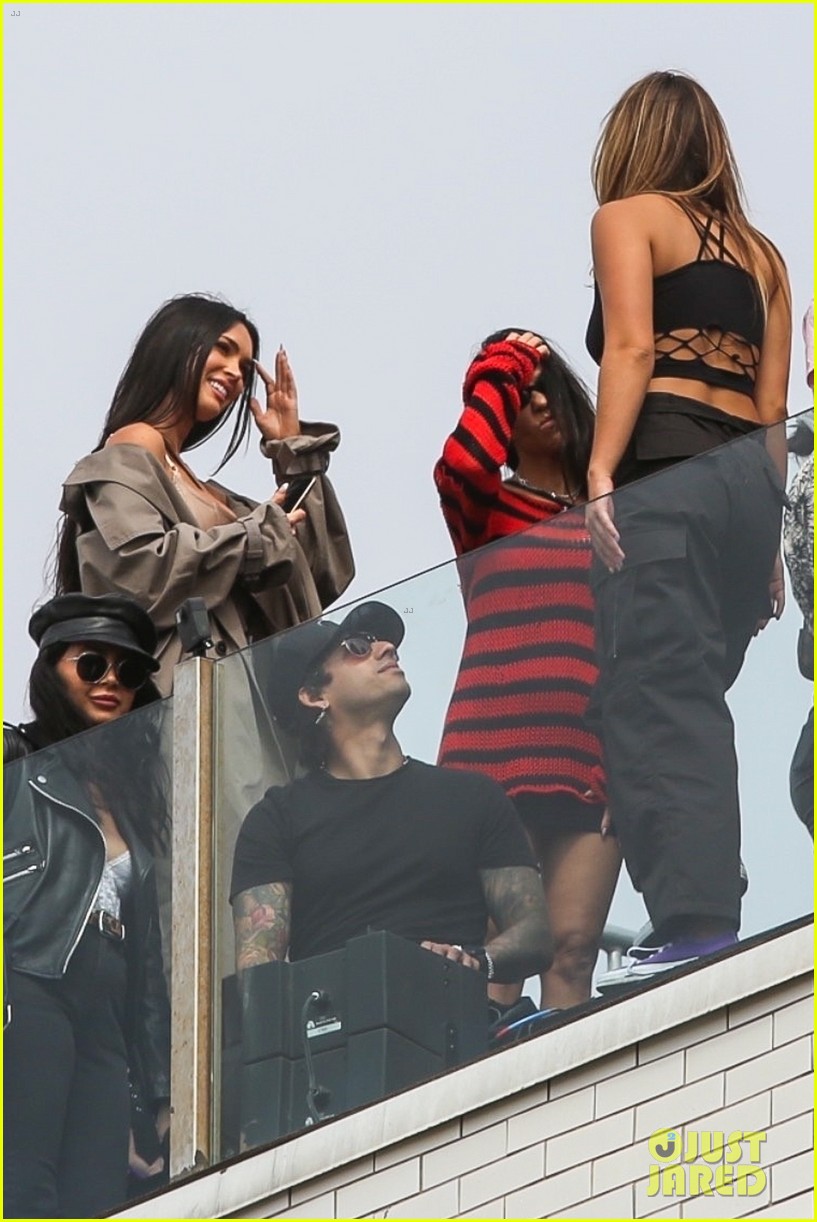 Megan Fox, Kourtney Kardashian, & Addison Rae Attend Machine Gun Kelly ...