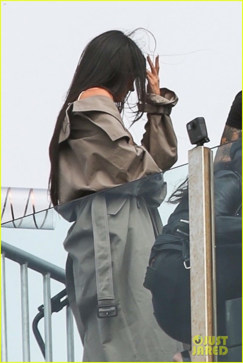 Megan Fox, Kourtney Kardashian, & Addison Rae Attend Machine Gun Kelly ...