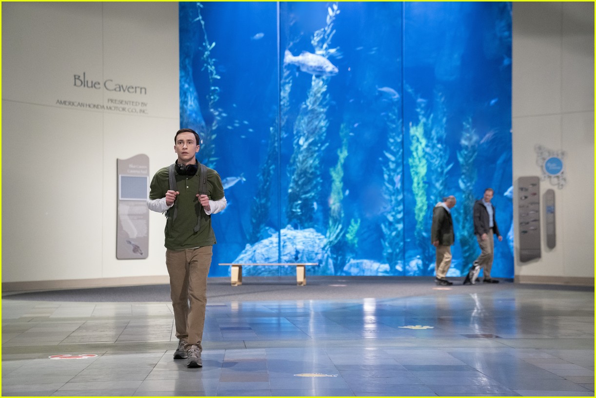 Netflix's 'Atypical' Finally Has a Debut Date, Plus, First Look Images ...