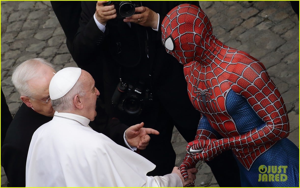Photo: pope francis meets spider man vatican 01 | Photo 4575535 | Just ...